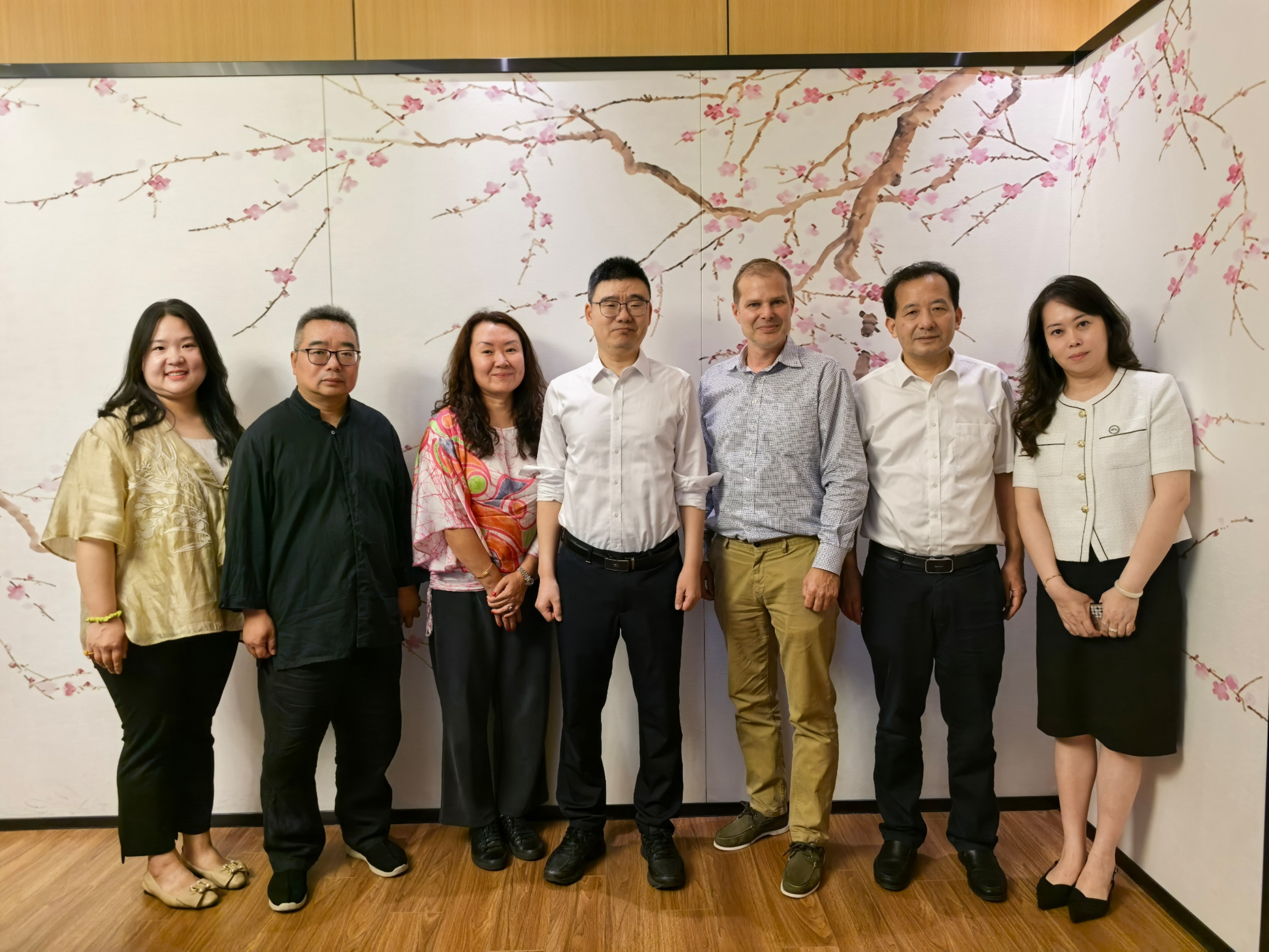 英国创意艺术大学校长Mark Ellul访问我校